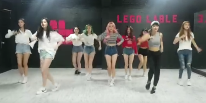 MOMOLAND do eye contact video, dance with Na Ha Eun, make individual ...