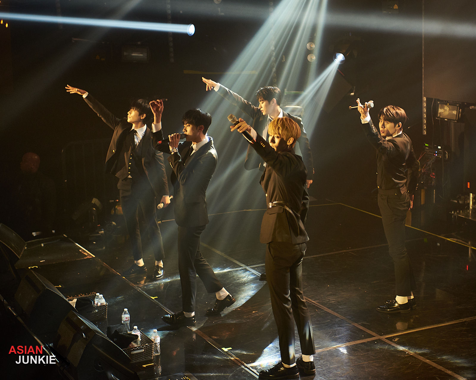 [Event] KNK successfully kick-off Lonely Night Tour in Los Angeles ...