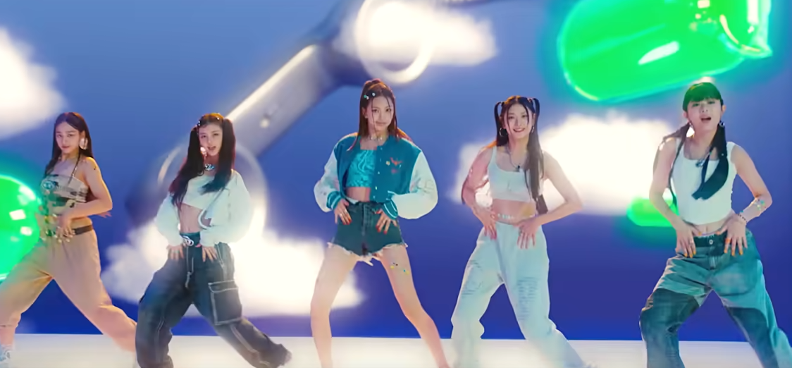 NewJeans Utilize Nostalgia In More Ways Than One With Interactive MV NewJeans Utilize Nostalgia In More Ways Than One With Interactive MV