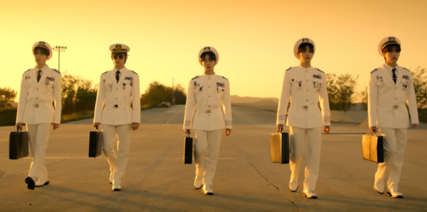ONEUS do body rolls to Kenny Loggins and One Republic in ‘Top Gun ...