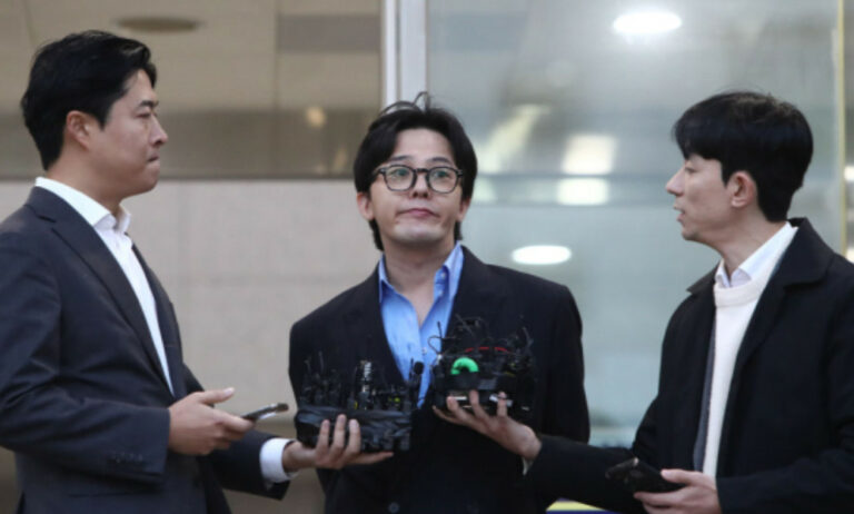 G-Dragon signs with new agency, announces 2024 comeback – Asian Junkie